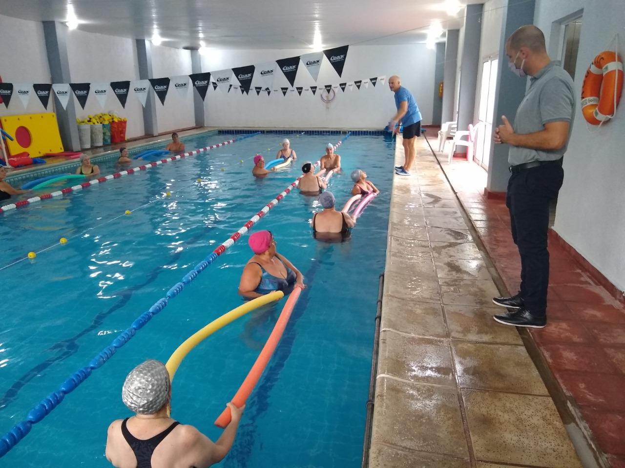 Vuelve “Natación para Adultos Mayores”